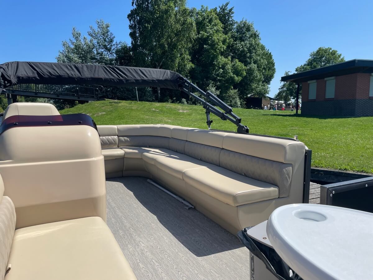 Huur snel Bootjes in De Lier – Vergelijk en Reserveer online - Bootje Huren